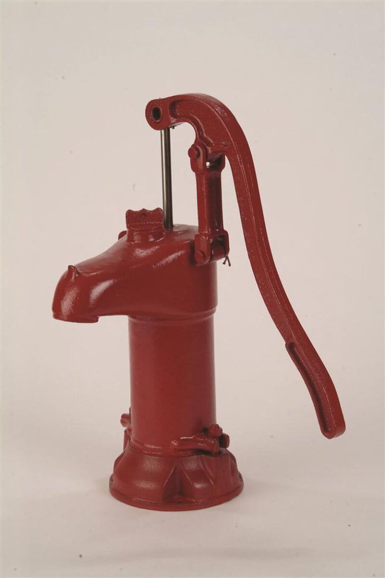 7 Best Shallow Well Hand Pumps For 2025 [Tested & Reviewed]